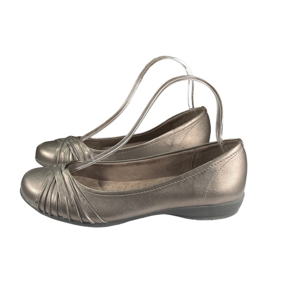 Natural Soul | Shoes | Natural Soul Naturalizer Girly Beige Slip On ...